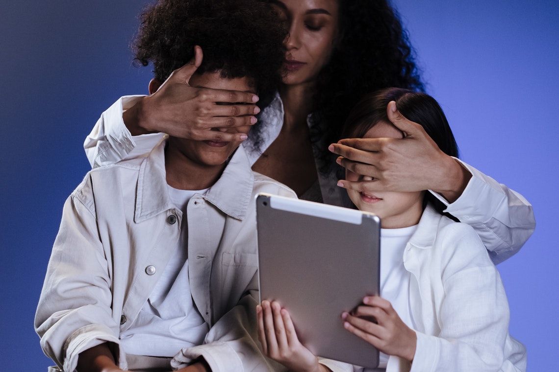 Больше не хочу быть тревожным родителем: как справиться с гиперопекой - Babycode Media